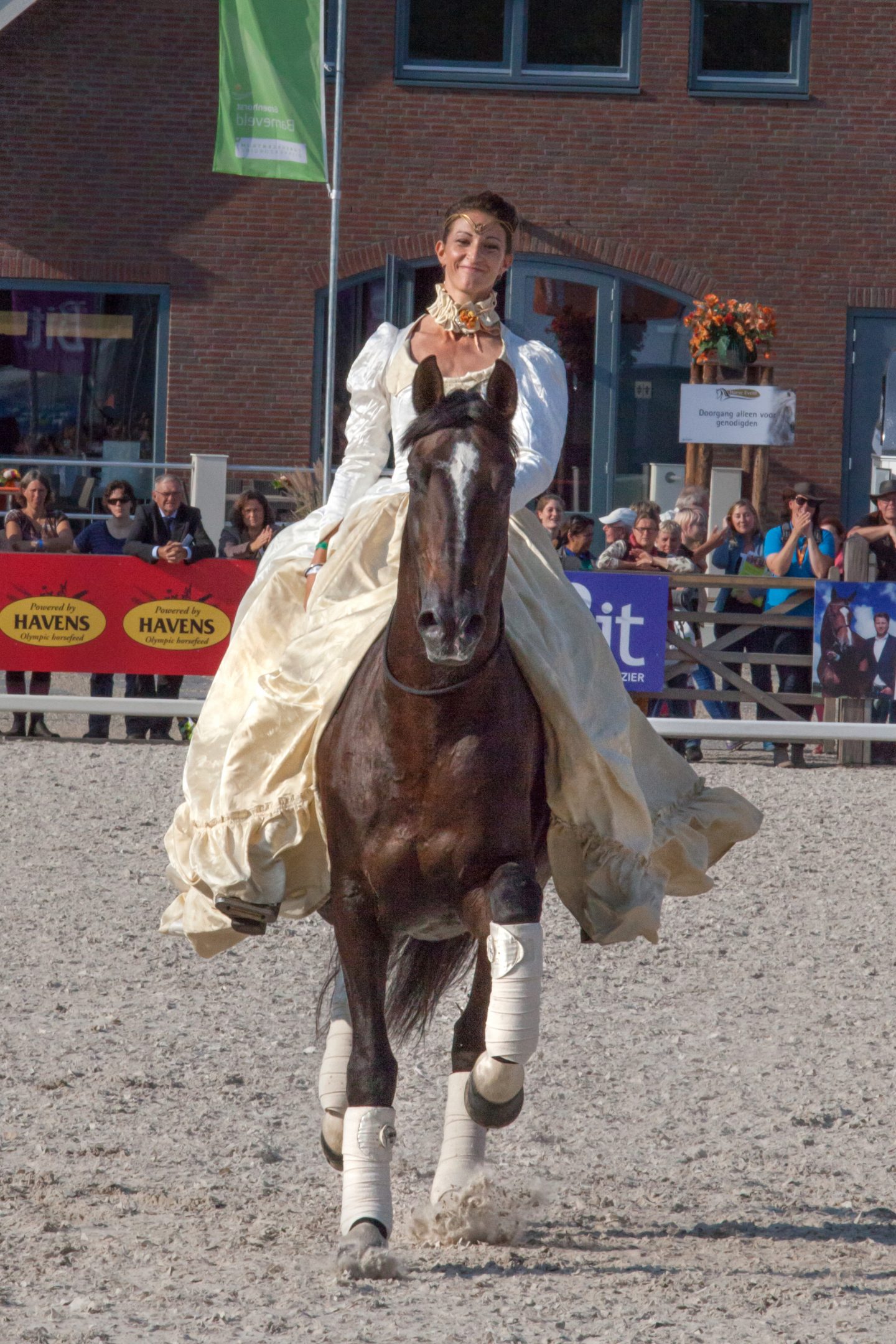 Bitloos rijden met GP-amazone Alizée Froment - Horse Event